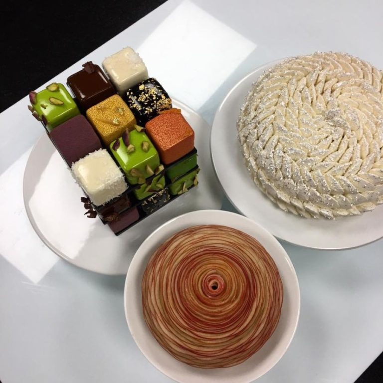 These Rubik's Cube Cakes Are as Eye-Catching as They Are Tasty ...