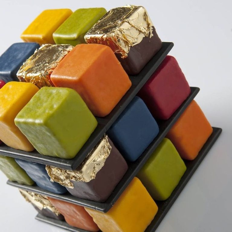 These Rubik's Cube Cakes Are as Eye-Catching as They Are Tasty ...