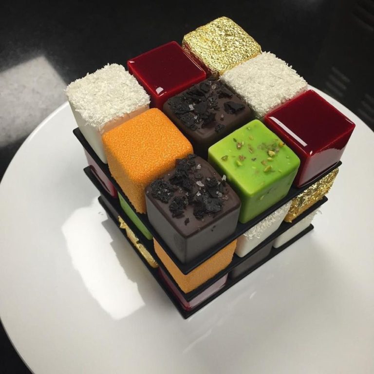 These Rubik's Cube Cakes Are as Eye-Catching as They Are Tasty ...